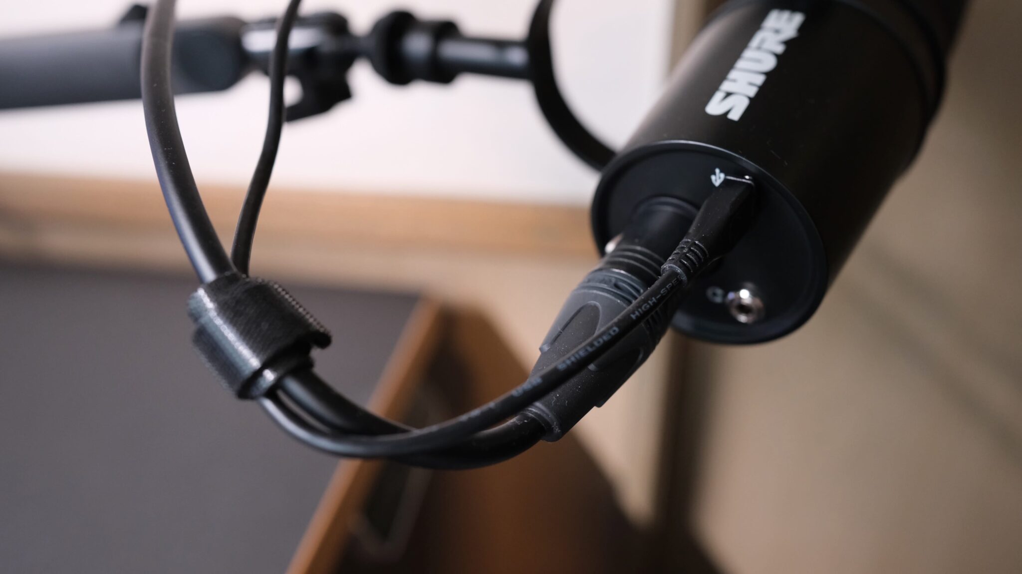 SHURE MV7 をUSBとXLR接続で使ってみましたがリモートワークならどちらでも良い