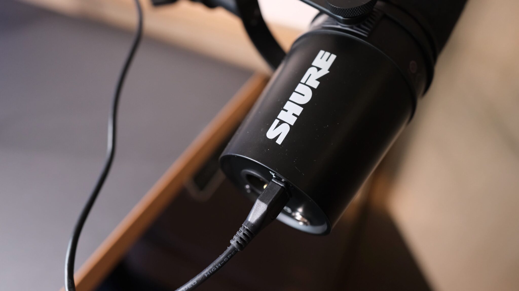 SHURE MV7 をUSBとXLR接続で使ってみましたがリモートワークならどちらでも良い