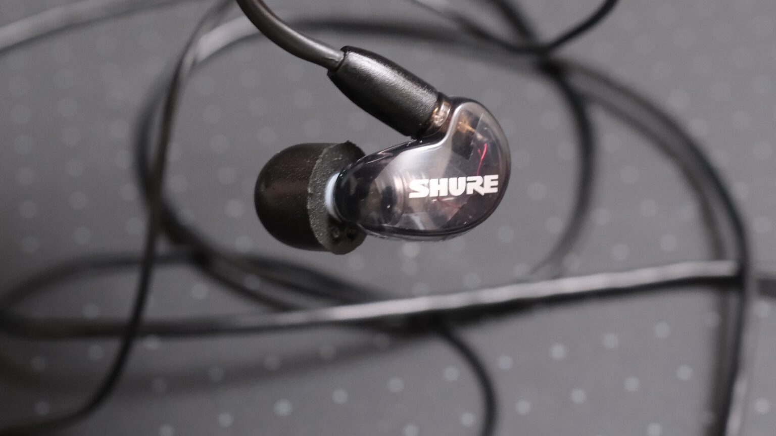 【レビュー】SHURE SE215 を購入しました。初心者でも音質に大満足できるイヤモニです！