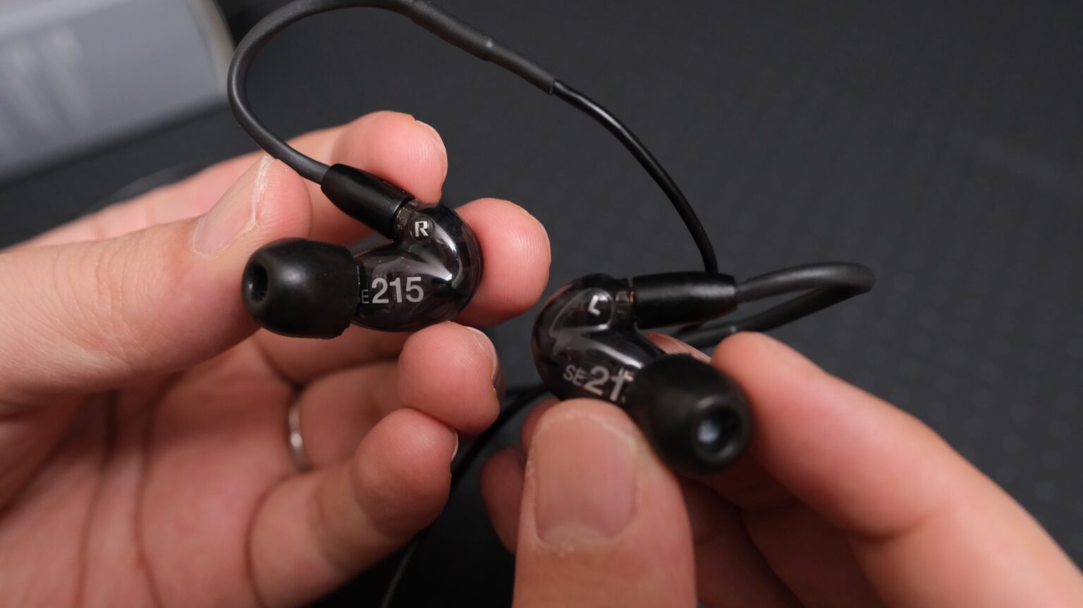 【レビュー】SHURE SE215 を購入しました。初心者でも音質に大満足できるイヤモニです！