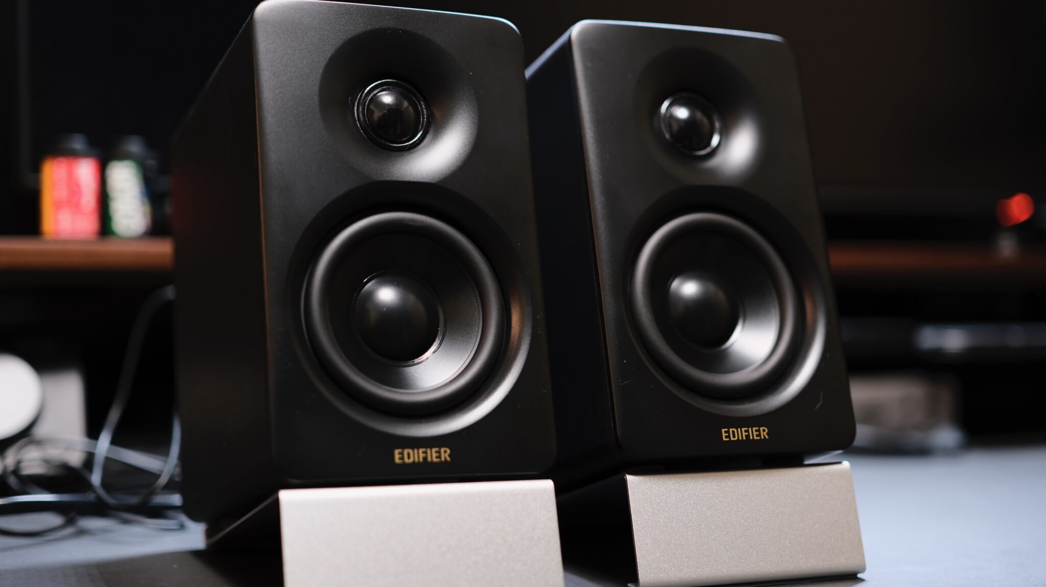 Edifier M60！有線でも無線でも接続可能！？小型ながらパワフルな音質のスピーカー