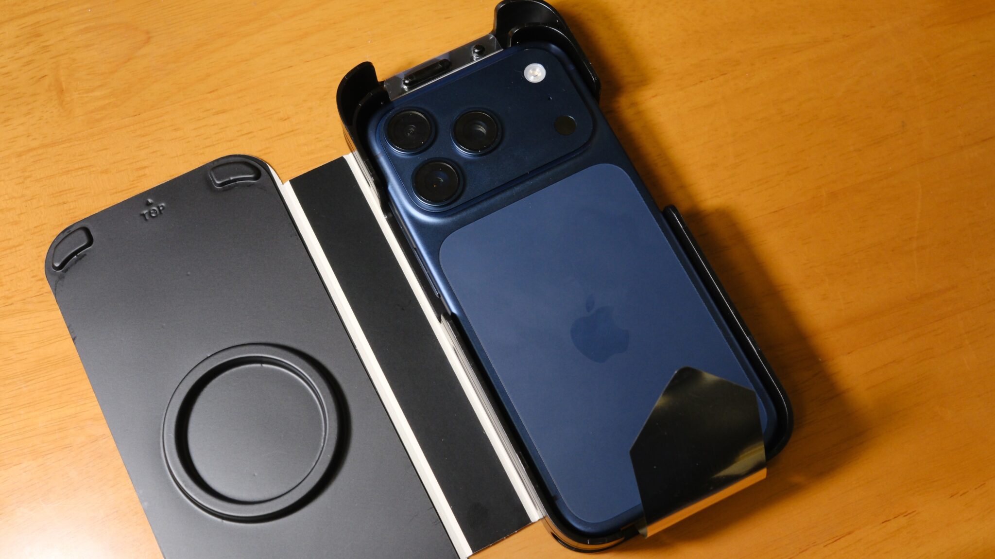 ESR UltraFit Armorite Pro！従来の10倍の耐衝撃性があるiPhone 17 Pro 保護フィルム